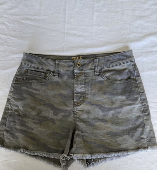 True Craft | Shorts | True Craft Womens Camo Cargo Shorts | Poshmark